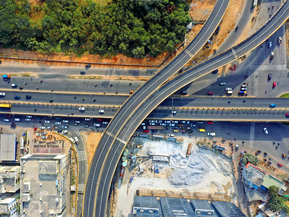 Hyderabad: Shilpa Layout flyover, Gachibowli Photos Goes Viral - Sakshi